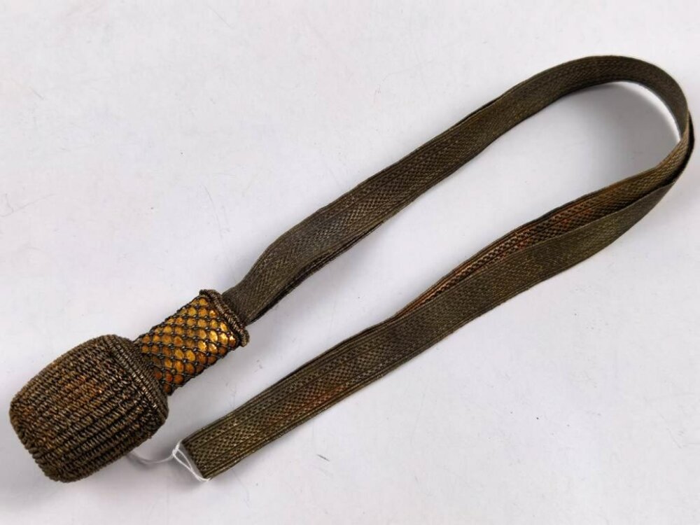 Portepee für einen Säbel oder Degen, gedunkeltes Metallgespinst, 100,