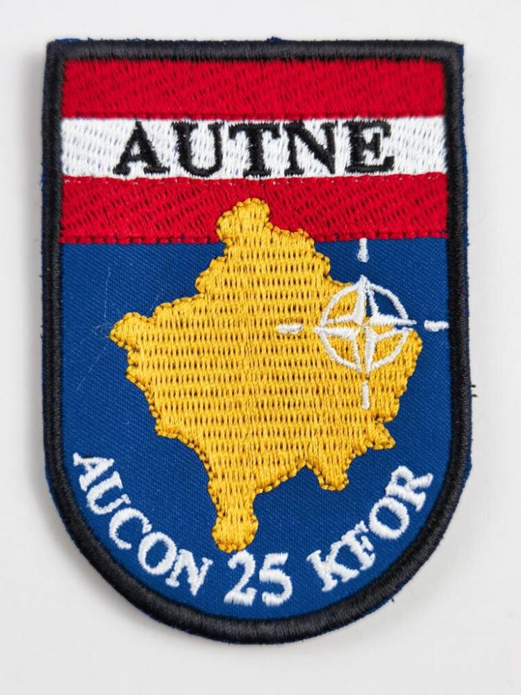 Schweiz, Ärmelabzeichen KFOR " Autne / Aucon 25 KFOR " Rückseitig mit
