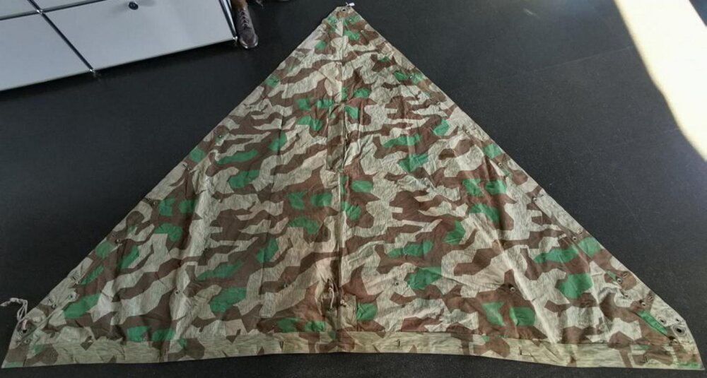 Zeltbahn 31 Wehrmacht. Getragenes, farbfrisches Stück, 190,00