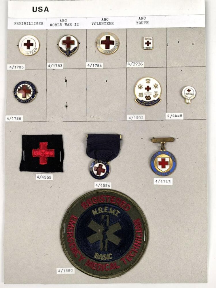 American Red Cross, insignia collection, 90,00
