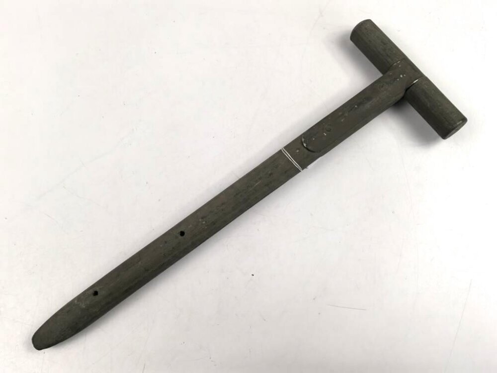 U.S. Army WWII, replacement handle for T-handle shovel M-1910, origin