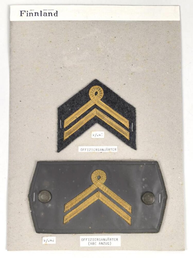 Finnland, Sammlung Rangabzeichen, auf Karton getackert, 20,00