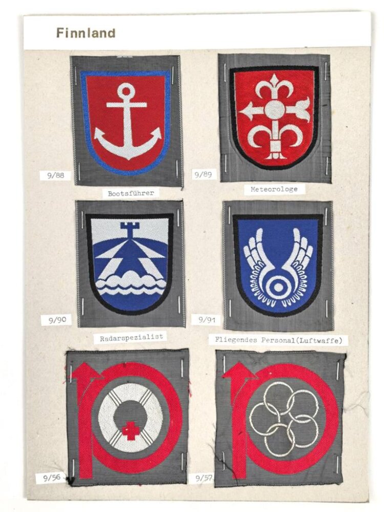 Finnland, Sammlung Ärmelabzeichen, auf Karton getackert, 40,00