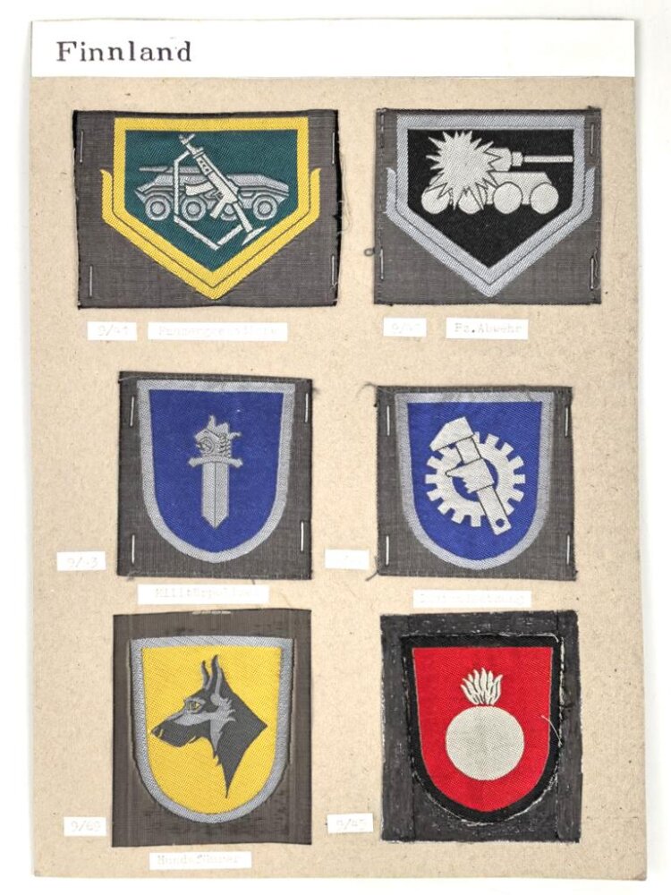Finnland, Sammlung Ärmelabzeichen, auf Karton getackert, 45,00