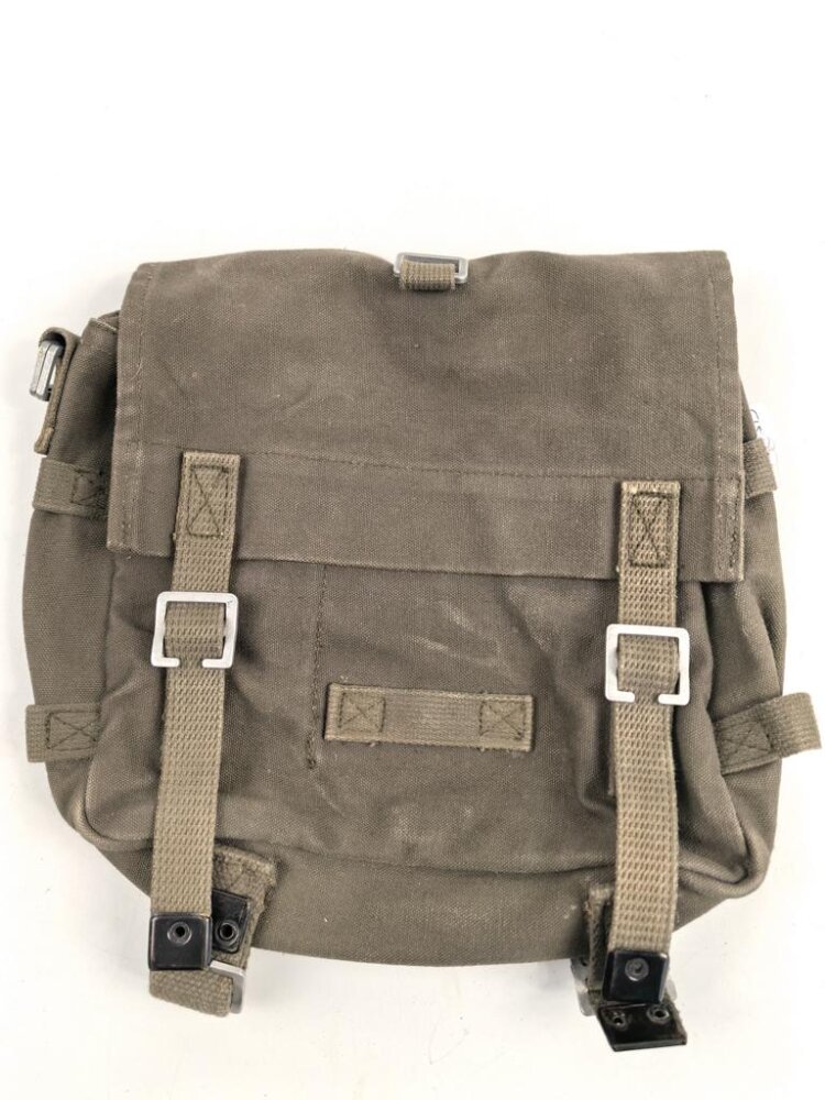 Bundeswehr , Kampftasche klein ( Brotbeutel ) oliv, datiert 1986, geb