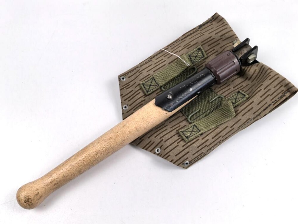 Nationale Volksarmee der DDR, UTV Klappspaten in sehr gutem Zustand,