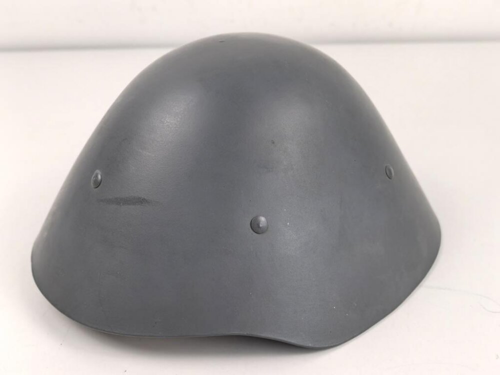 Nationale Volksarmee der DDR, Stahlhelm aus Kunststoff für Parade, ge