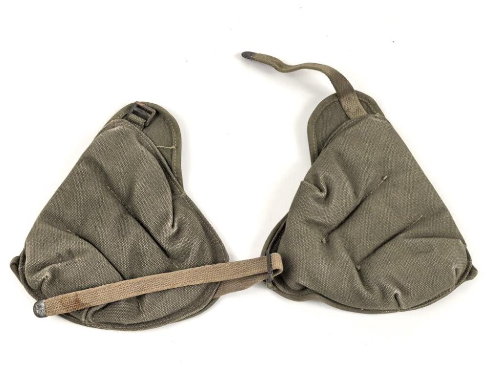 U.S. Army WWII, Pad, shoulder, M2, for 60mm Mortar, 70,00
