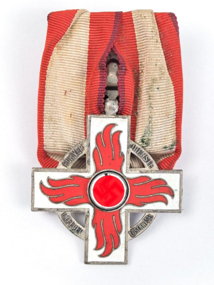 Feuerwehr Ehrenzeichen II.Stufe an Einzelspange. Ungereinigt, die Ema