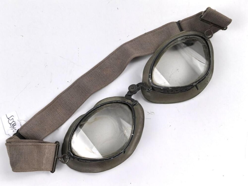 Kradmelderbrille Wehrmacht, Gummi weich, Band elastisch. Datiert 1942