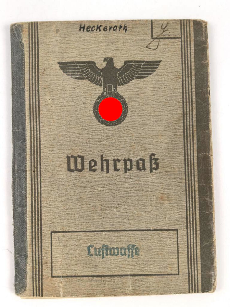 Wehrpaß Luftwaffe, eingestellt am 24.10.37 bei Luftnachrichten Abteil
