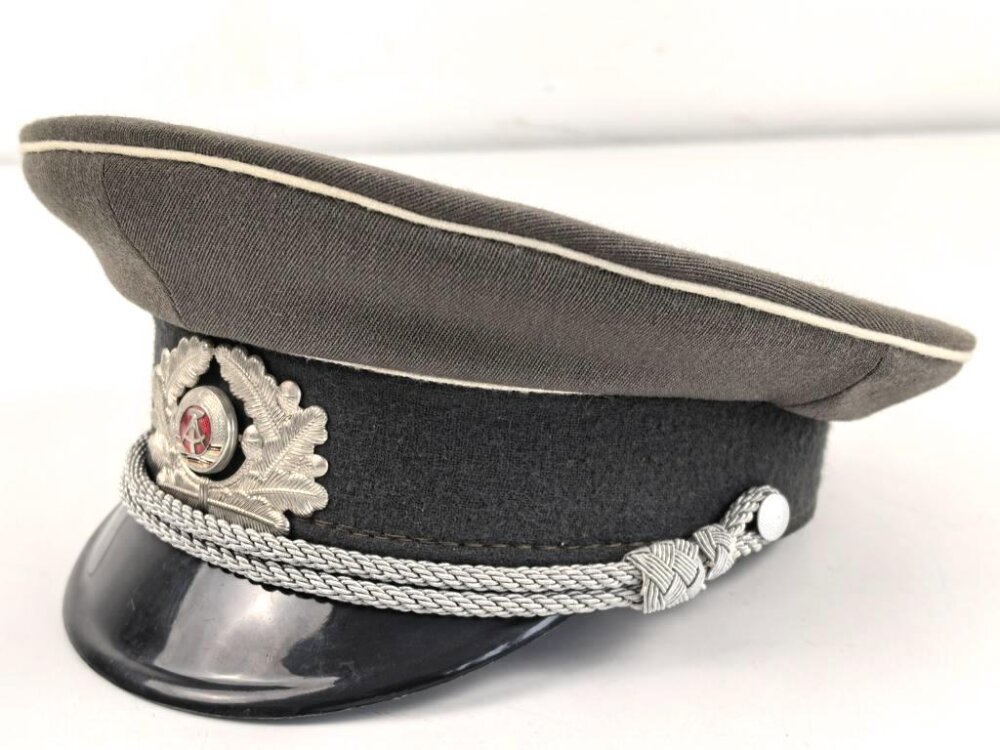 Nationale Volksarmee NVA der DDR, Schirmmütze für einen Offizier der