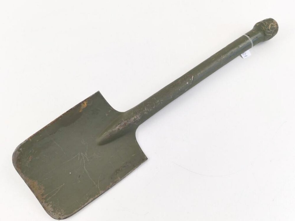Gerader Spaten Wehrmacht, überlackiertes Stück, datiert 1938, 140,00