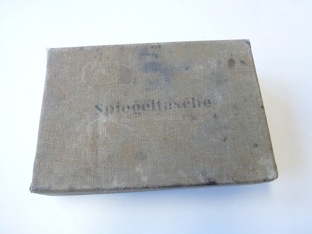 Spiegeltasche mit Inhalt, gehört in das Truppenbesteck, 90,00