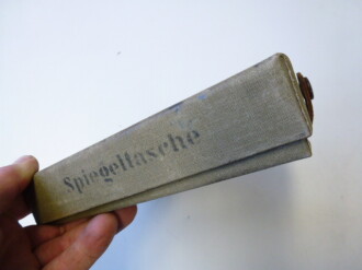 Spiegeltasche mit Inhalt, gehört in das Truppenbesteck, 90,00