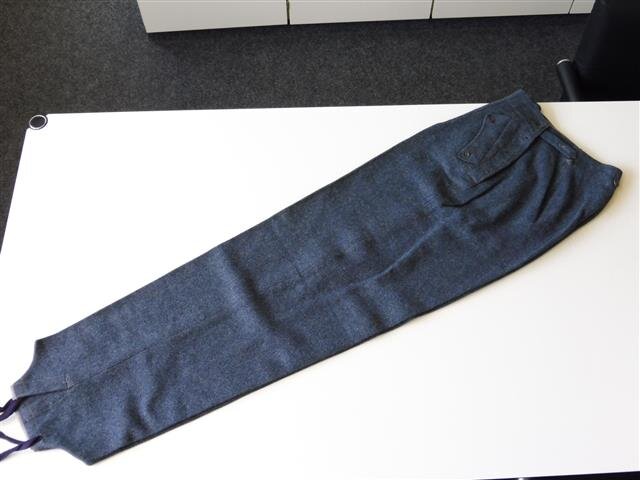 Luftwaffe, Hose für eine Flakhelferin in neuwertigem Zustand, Kammers