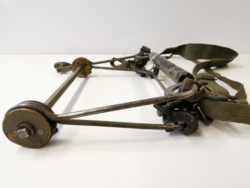 U.S. Signal Corps reel RL-39 and ST34 + 35 support straps. Hard to te