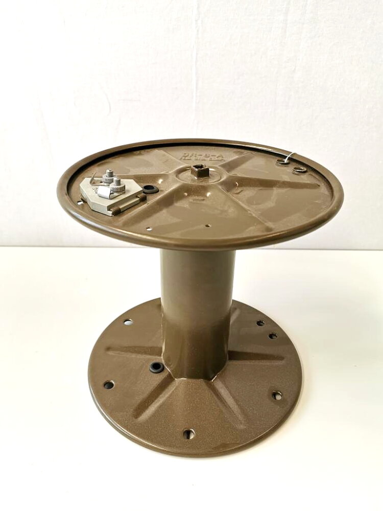 U.S. Signal Corps DR-8 A wire spool with wire. NATO green cold war er