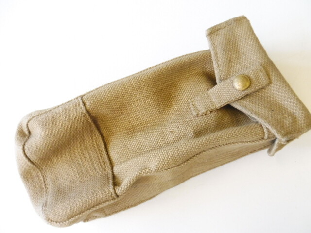 British 1944 dated WWII Pattern 37 pouch MT, unissued, 45,00