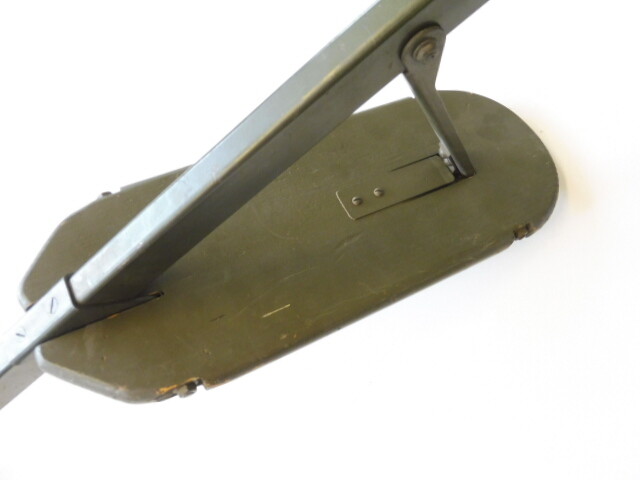 U.S. Army Signal Corps WWII, Leg with seat LG-2 for Generator GN-45 A