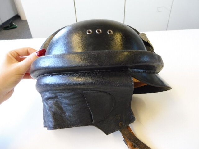 NSKK Sturzhelm Leder mit Emblem 1. Modell, leicht getragenes Stück, 1. ...
