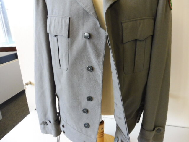 Bundeswehr, Dienstrock eines Schützen der Gebirgstruppen ( sog. Schib