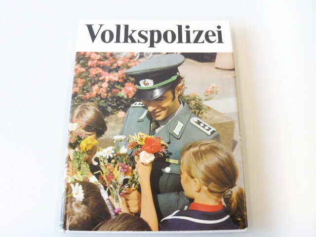 Buch " Volkspolizei" Bildband mit 189 Seiten, 35,00