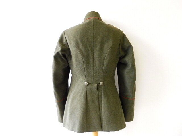 Feldgrauer Waffenrock M10 eines Angehörigen im Infanterie-Regiment Nr