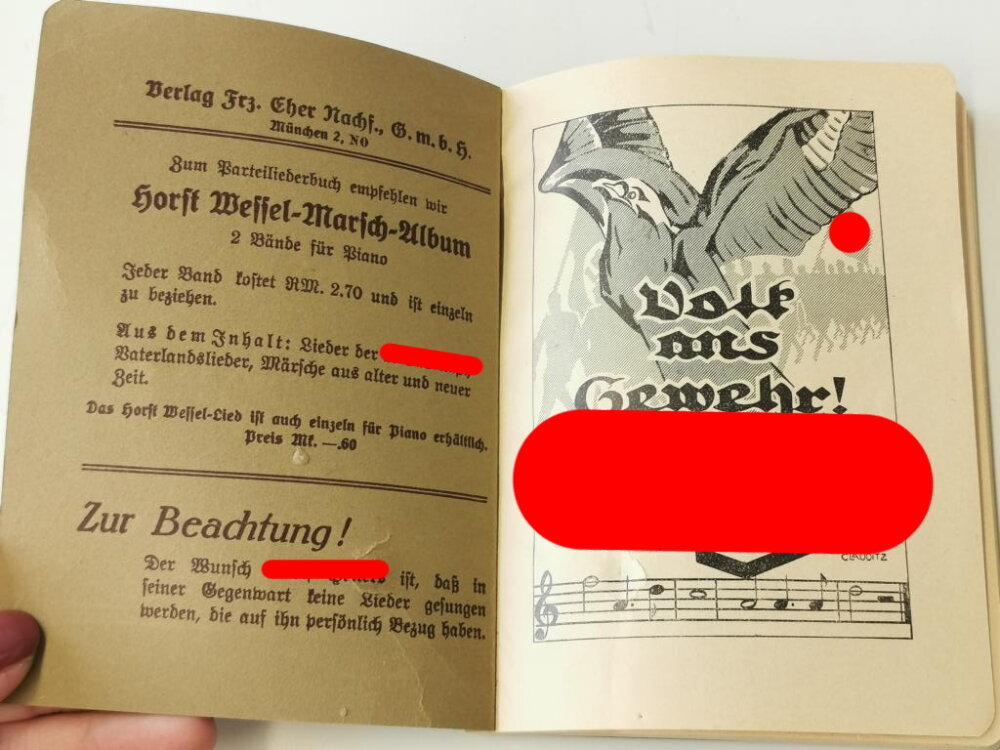 Liederbuch der NSDAP, A6, 93 Seiten, 1933 datiert, 53,97