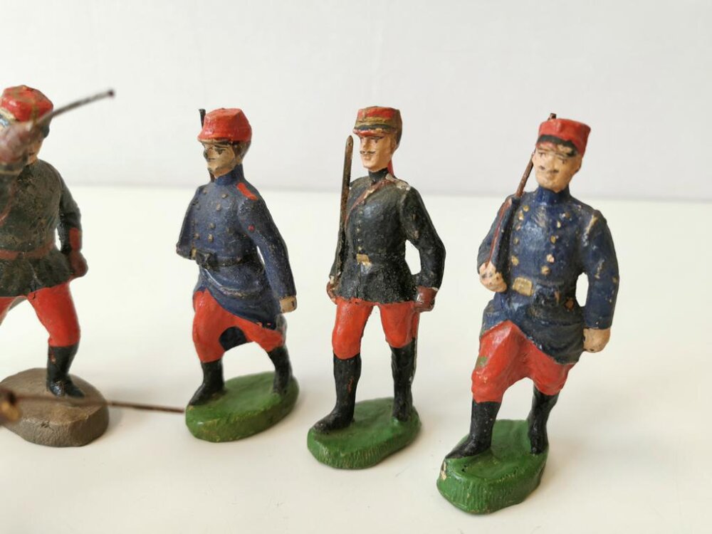 1. Weltkrieg Elastolin, 7 Figuren aus der 10cm Serie, Franzosen Darst