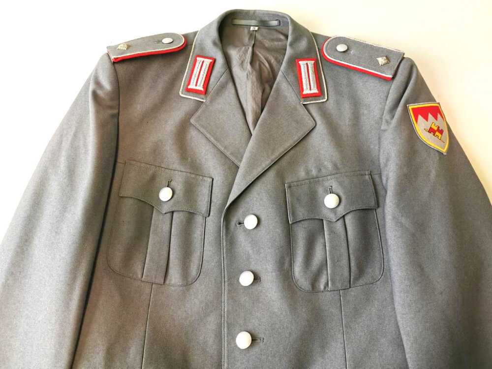 Bundeswehr, Dienstrock eines Angehörigen der Panzerbrigade 34, Schult