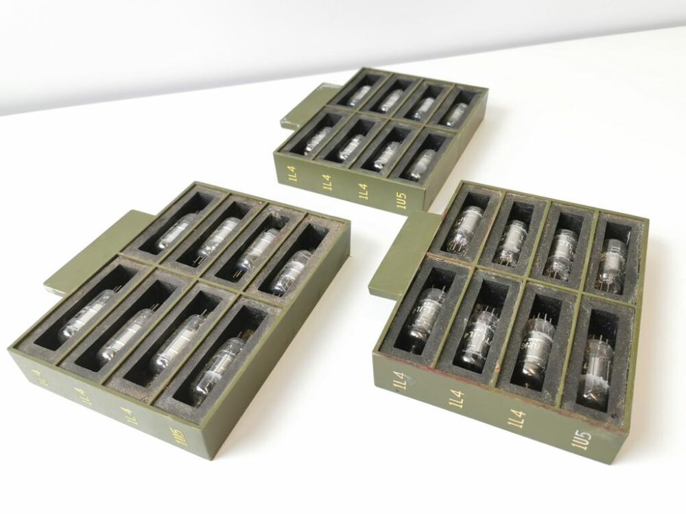 3 pieces U.S. Tube Tray with tubes, function not checked, 30,00