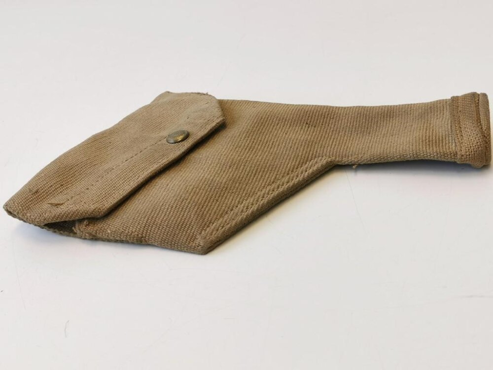 British Pattern 37 Webley pistol holster dated 1943, 46,16