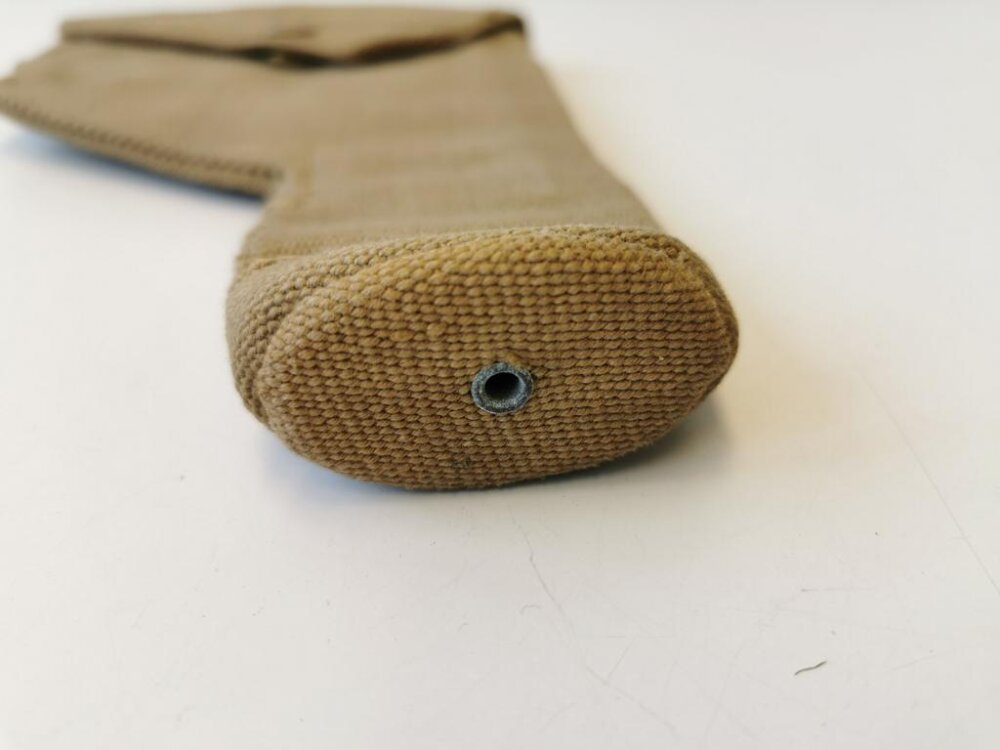 British Pattern 37 Webley pistol holster dated 1942, 51,29