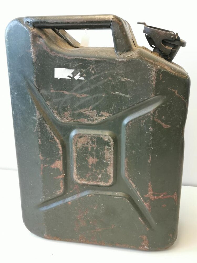 British 1945 dated jerry can, original paint, completely empty, no ov
