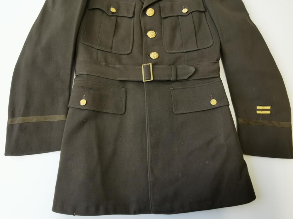 U.S. Army Air Force 1944 dated service coat in vgc, 140,00