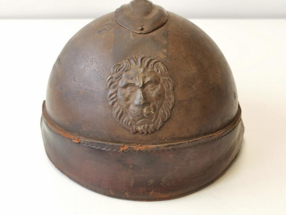 Belgien, Panzer oder Flak Helm, aus einem Modell 1915 Helm gefertigt.