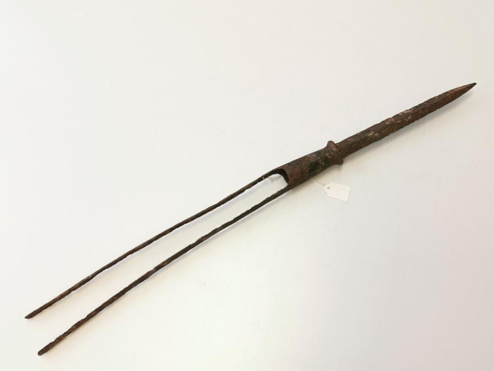 Lanzen spitze, Länge 55cm. Alter und Herkunft unbekannt, 90,00