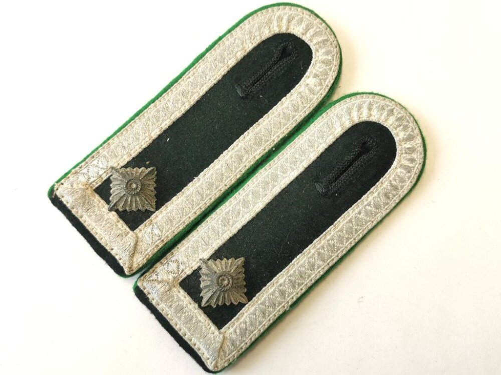 Heer, Schulterklappen für Feldwebel der Gebirgstruppen, an den Litzen