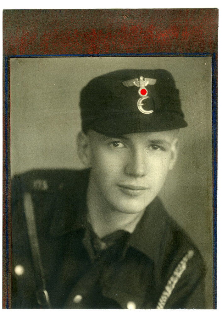 Träger des Ritterkreuz des Eisernen Kreuzes Hauptmann Ewald Mertens,