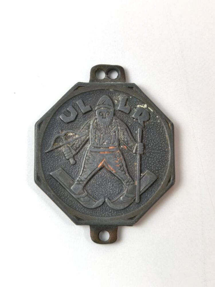 Schutzpatron der Wintersportler, sogenannter " Ullr" , so auch gerne