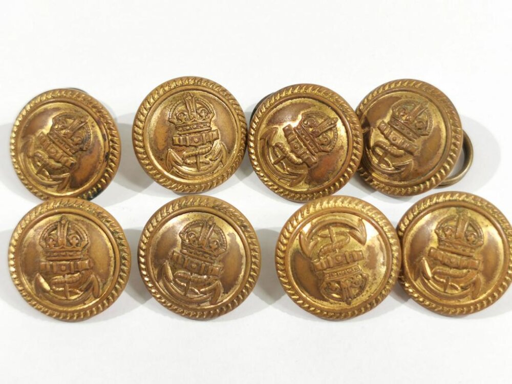 British WWII, Royal Navy, Set of eight Brass Buttons, 23 mm, used gc,