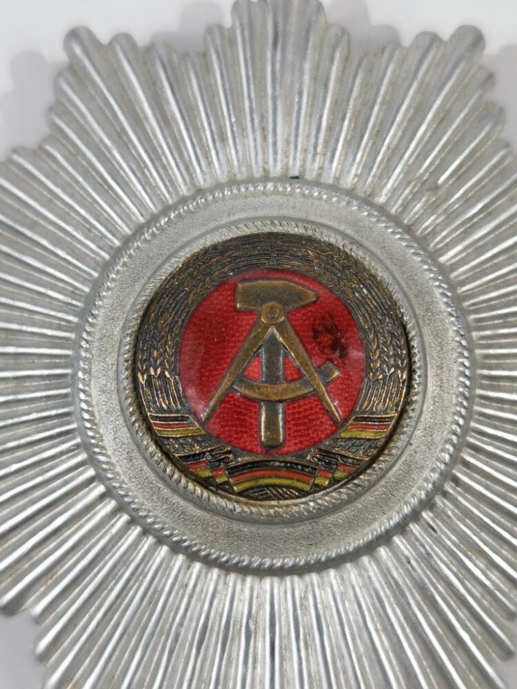 DDR Volkspolizei, Emblem für das Tschako für Mannschaften der Schutzp