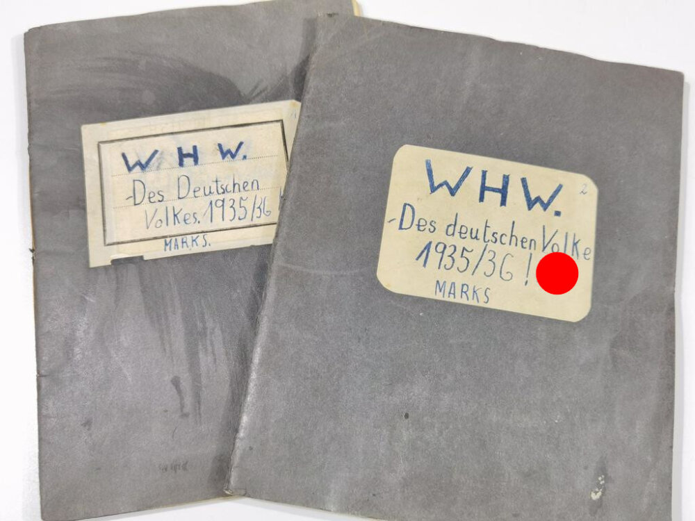 Winterhilfswerk, 2 DIN A5 Sammelhefte aus der Zeit, voll Zeitungsauss